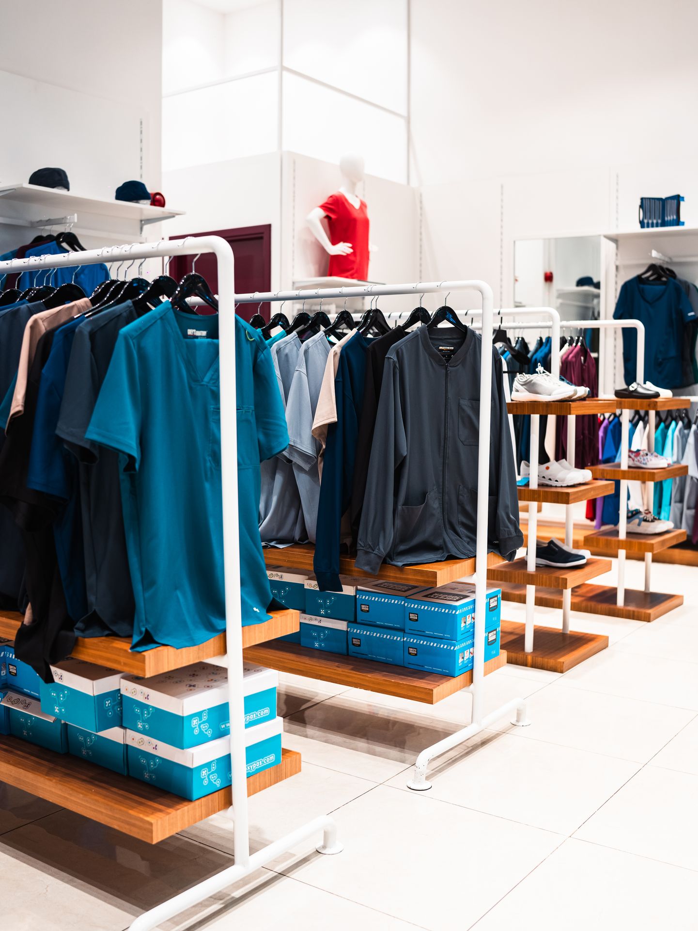 Buy Scrubs in Qatar | Medical Scrubs & Nursing Uniforms Online | Scrub