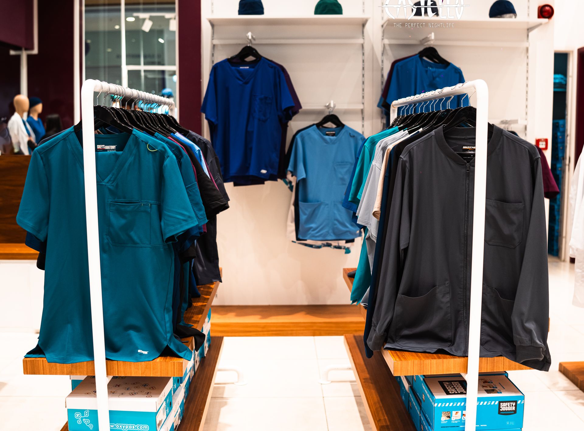 Buy Scrubs in Qatar | Medical Scrubs & Nursing Uniforms Online | Scrub